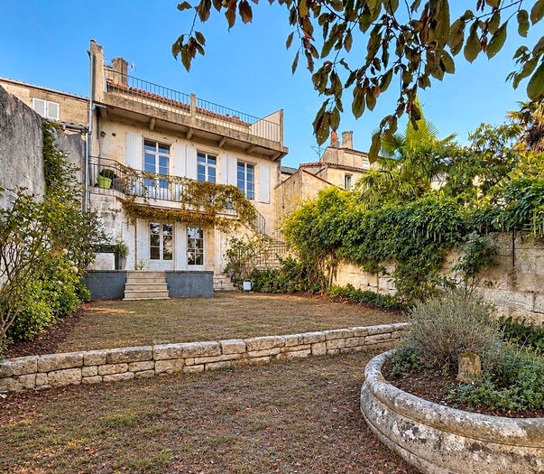 Maison 9 pièces à Angoulême, Saint-Ausone, Saint-Martin, à vendre