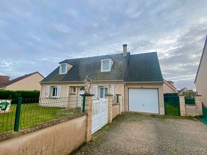 Étampes, Saint-Martin, Saint-Gilles : Maison 7 pièces à vendre