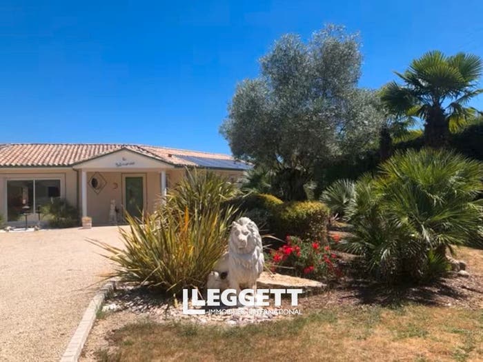 Maison 6 pièces à vendre à Saint-Front-de-Pradoux