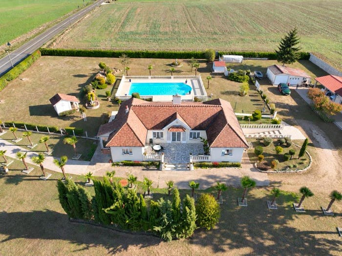 Maison 8 pièces à Briare, à vendre