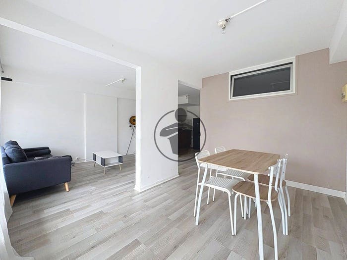 Centre Ville, Saint-Quentin : Appartement 2 pièces à louer