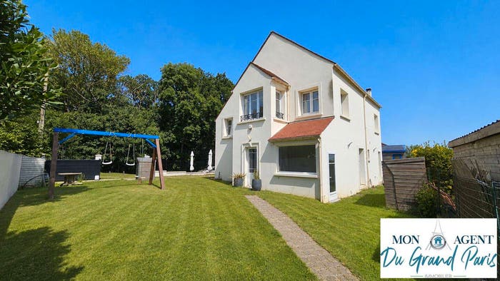 Saint-Cyr-l'École : Maison 7 pièces à louer