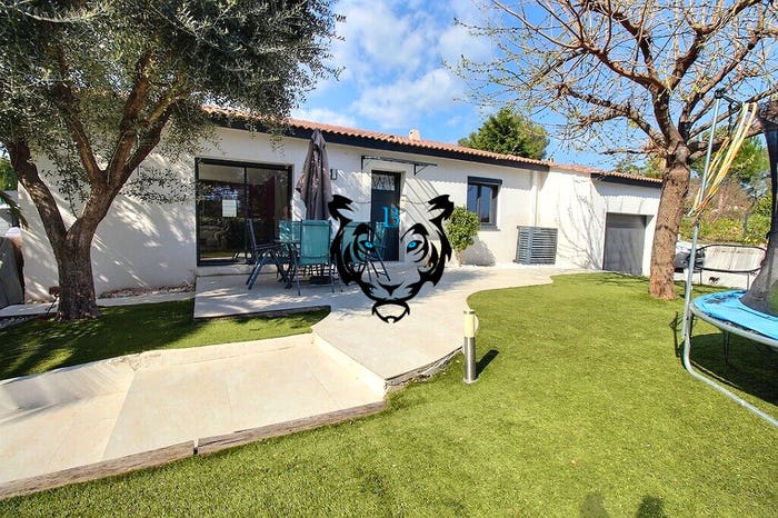 Roquebrune-sur-Argens, La Bouverie - Maison 5 pièces à vendre