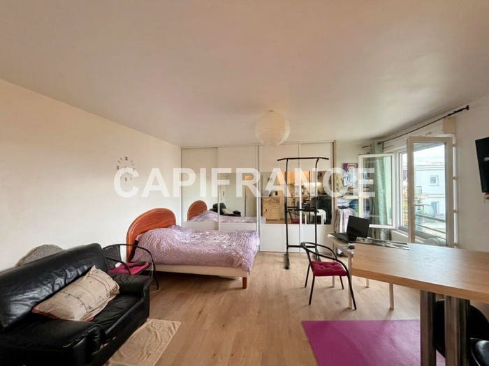 Le Bourget, Gare, Zone d'activités du Commandant Rolland : Appartement 1 pièce à vendre
