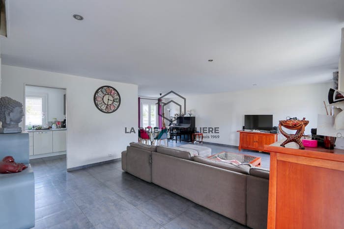 Maison 7 pièces à Brie-Comte-Robert, à vendre