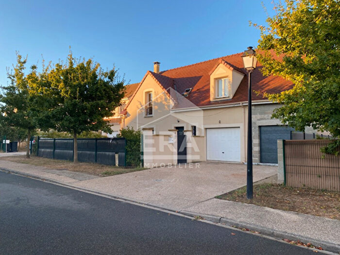 Maison 4 pièces à vendre à Les Granges-le-Roi