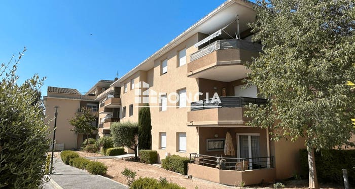 Appartement 3 pièces à Le Luc, à vendre