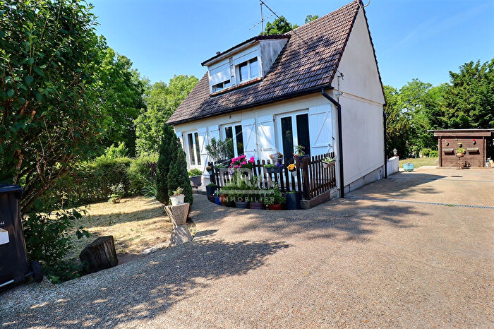 Maison 4 pièces à Méréville, à vendre