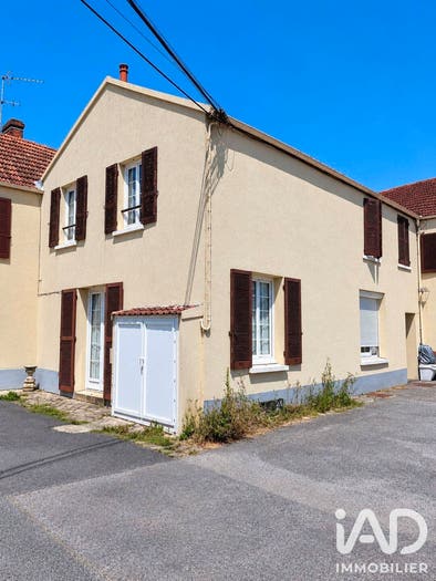 Appartement 1 pièce à Parc-Village Nord-Sud Louveries, Maurepas, à louer