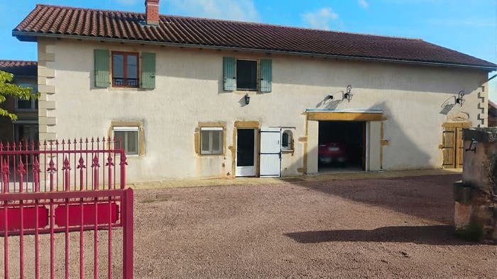 Ligny-en-Brionnais : Maison 8 pièces à vendre