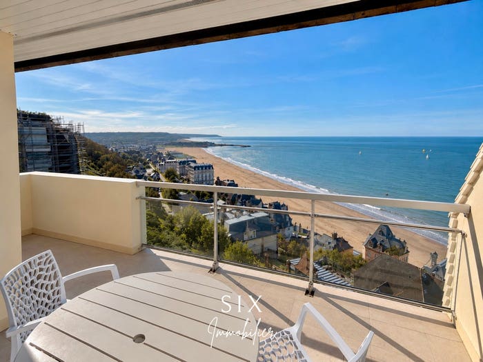 Trouville-sur-Mer, Plages, Promenade des Planches, Bon Secours - Appartement 2 pièces à vendre