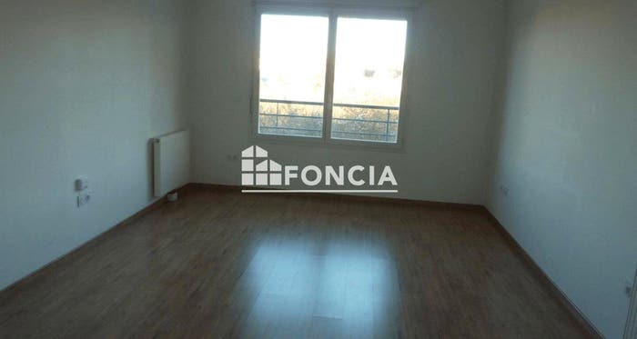 Val Fleuri-Beauval Verrière, Meaux : Appartement 2 pièces à louer