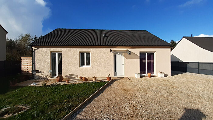 Maison 4 pièces à Montacher-Villegardin, à vendre
