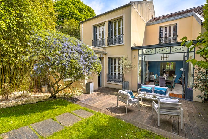 Suresnes, Centre-ville : Maison 10 pièces à vendre