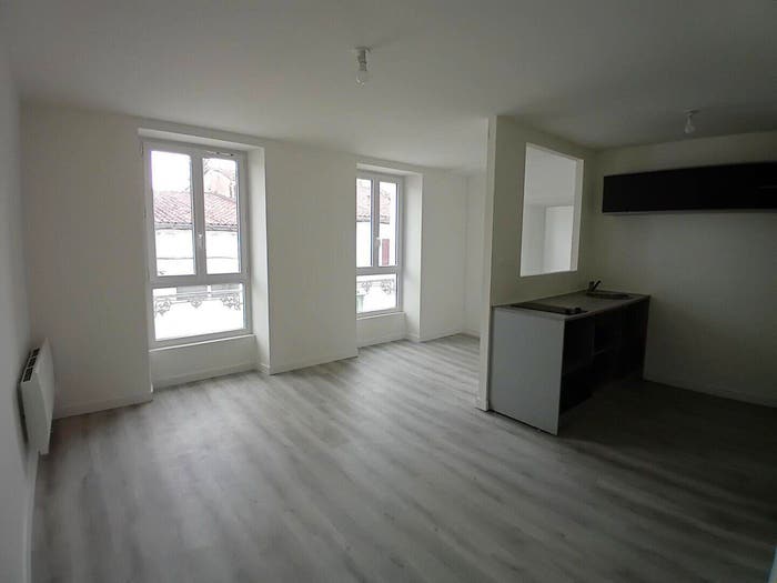 Sud, Saint-Jean-d'Angély - Appartement 3 pièces à louer