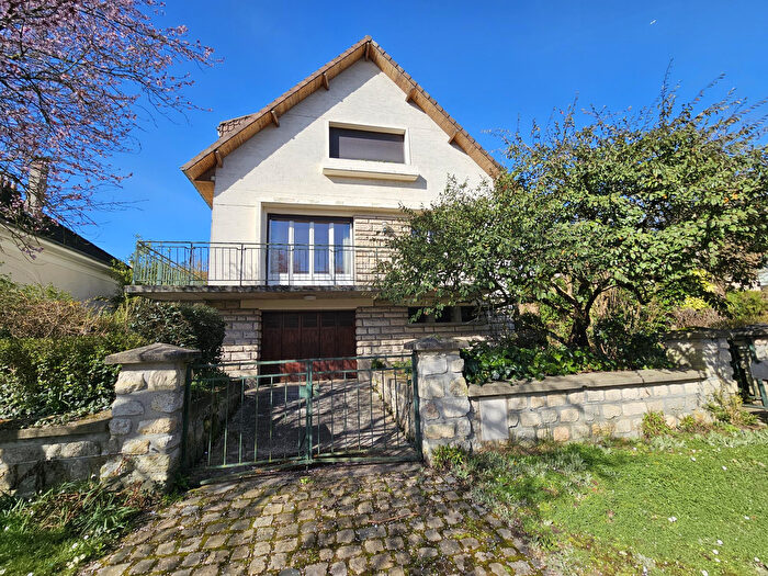 Jouy-en-Josas : Maison 8 pièces à vendre