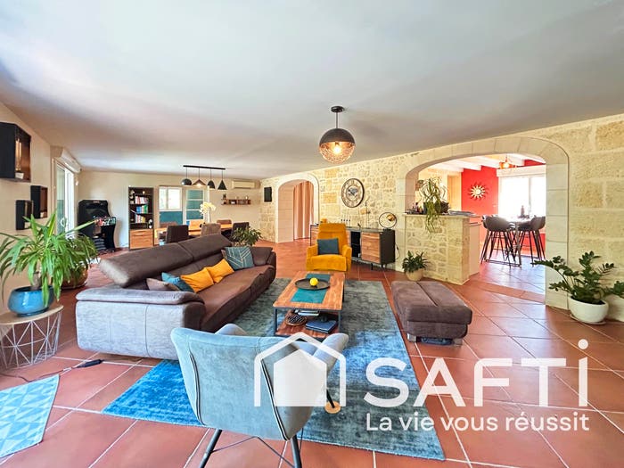 Maison 8 pièces à vendre à Vayres