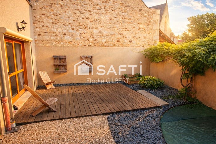 Maison 7 pièces à vendre à Luché-Pringé