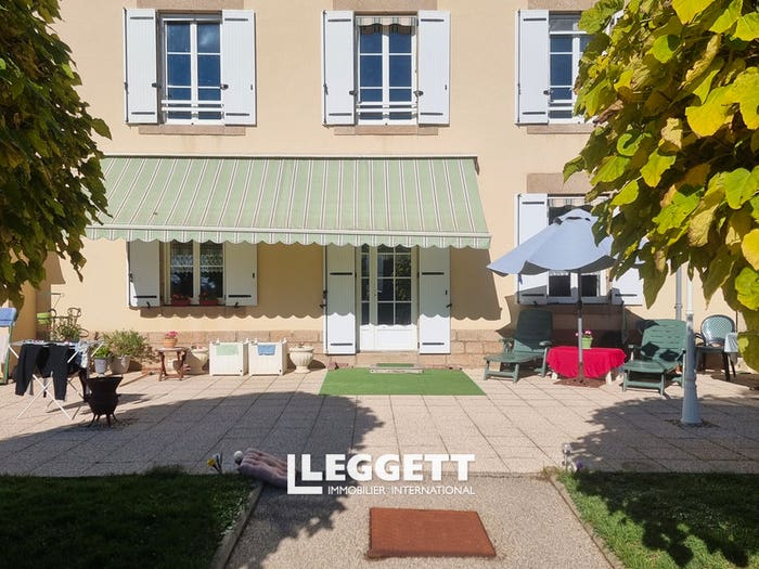 Maison 8 pièces à vendre à Maison-Feyne
