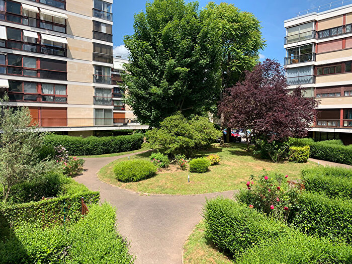 Fontenay-le-Fleury, Hôtel de ville - Appartement 4 pièces à vendre
