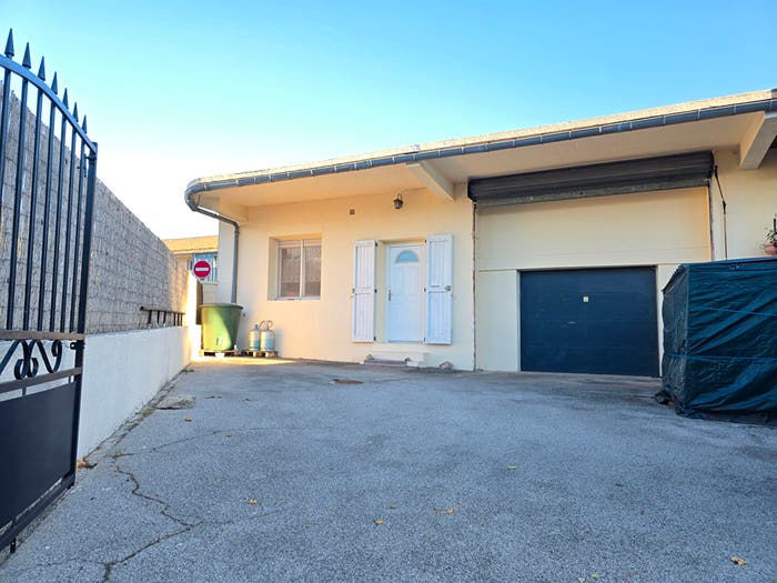 Salles-Curan : Maison 3 pièces à vendre