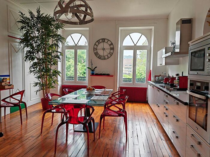 Appartement 5 pièces à vendre - Lons-le-Saunier, Centre-ville