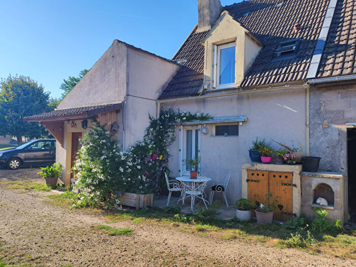 Sainville - Maison 3 pièces à vendre
