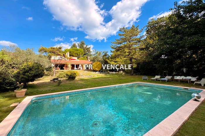 Maison 5 pièces à vendre à Simiane-Collongue