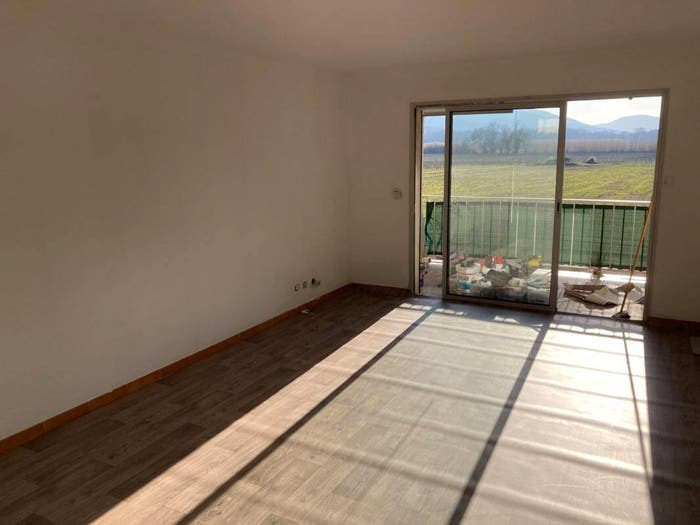 Est, Cogolin - Appartement 2 pièces à louer