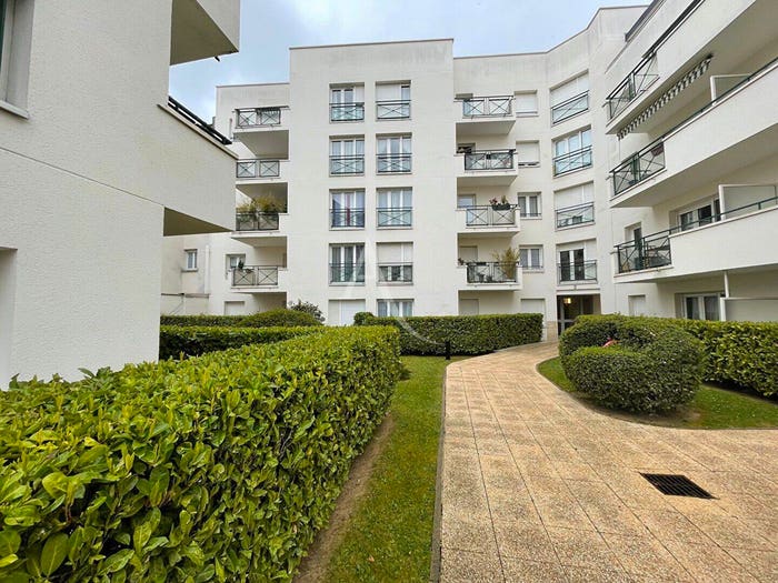 Centre Ville-Sarments, Châtillon : Appartement 1 pièce à louer