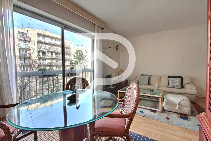 Asnières-sur-Seine, Bécon, Bourguignons : Appartement 2 pièces à vendre
