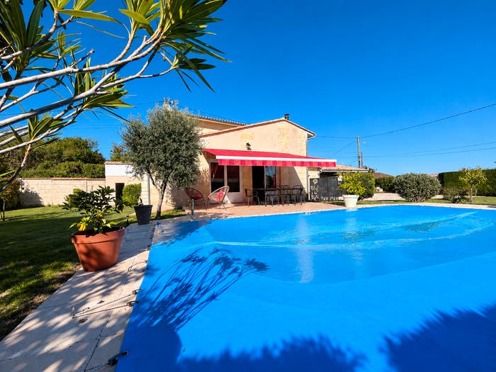 Aubie-et-Espessas : Maison 4 pièces à vendre
