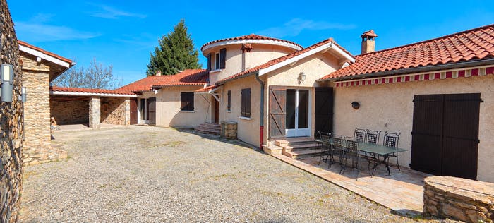 Maison 12 pièces à vendre à Yzeron