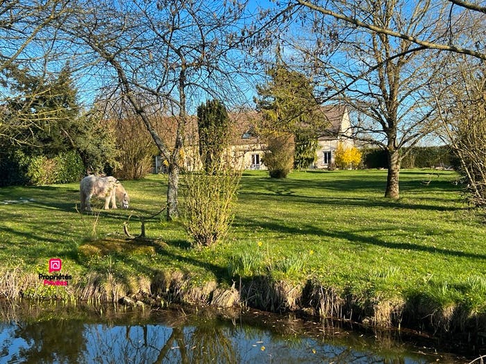 Neauphe-sous-Essai : Maison 10 pièces à vendre