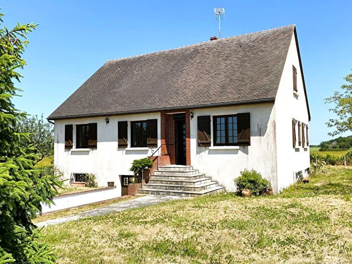 Bazoches-sur-le-Betz : Maison 4 pièces à vendre