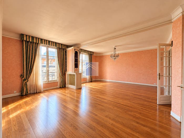 Appartement 5 pièces à vendre - Courbevoie, Marceau République