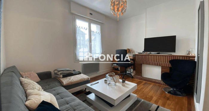 Centre Ville Est, Lisieux : Appartement 2 pièces à louer