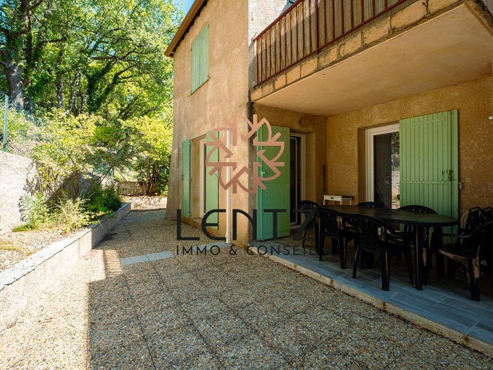 Appartement 18 pièces à Gréoux-les-Bains, à louer