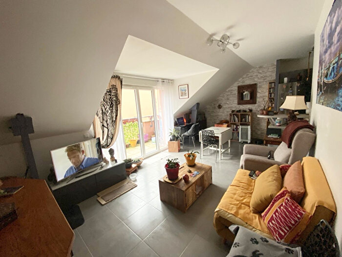 Saint-Rémy-lès-Chevreuse : Appartement 2 pièces à vendre