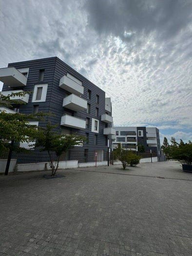 Canal-Zone Industrielle, Les Pavillons-sous-Bois : Appartement 4 pièces à louer
