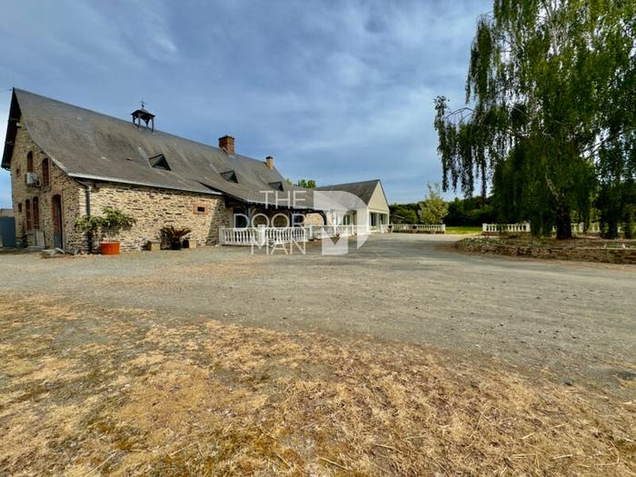 Maison 9 pièces à vendre à Bazougers