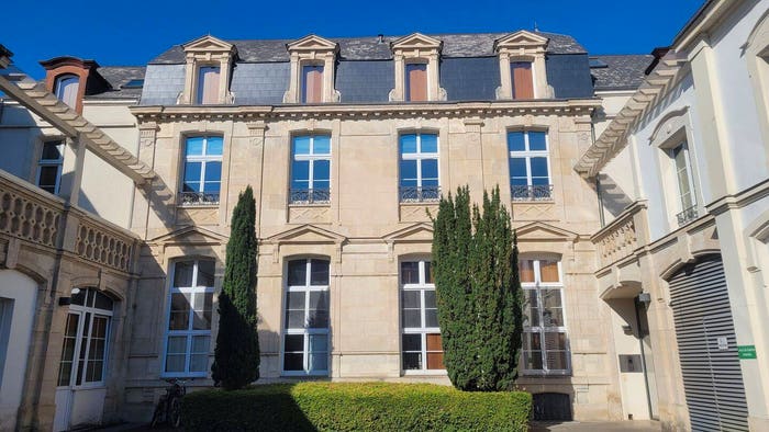Appartement 1 pièce à Centre Ville, Reims, à louer