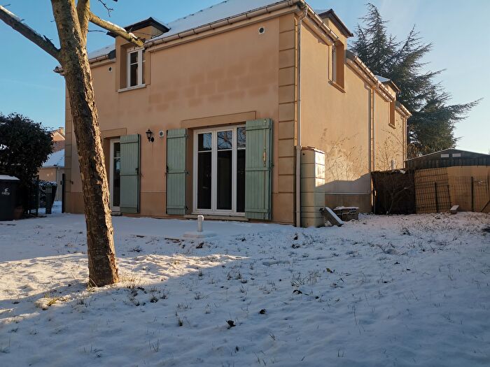 Mantes-la-Jolie : Maison 4 pièces à vendre