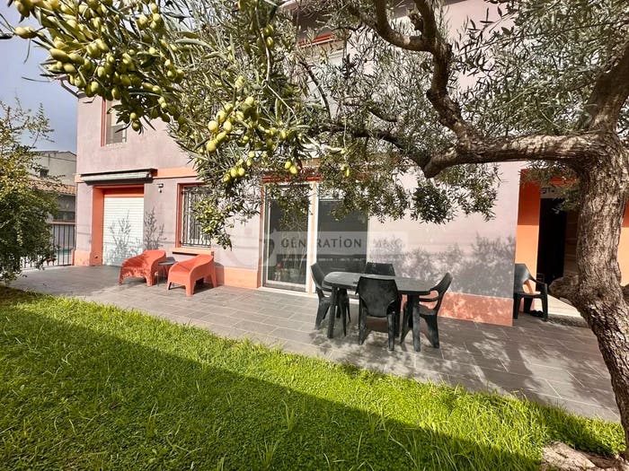 Arles, Trébon : Maison 7 pièces à vendre