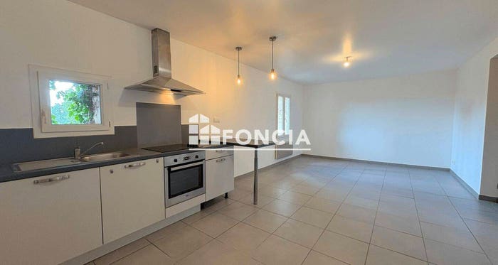 Appartement 3 pièces à Zone Périphérique Urbaine, Carpentras, à louer