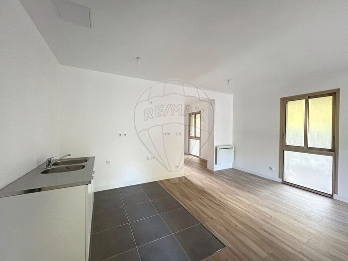 La Ferté-Alais : Appartement 2 pièces à vendre