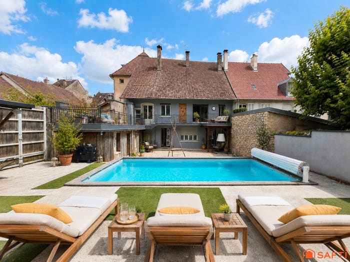 Maison 9 pièces à Ornans, à vendre