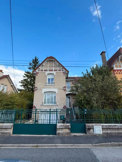 Maison 6 pièces à louer à Chaumont