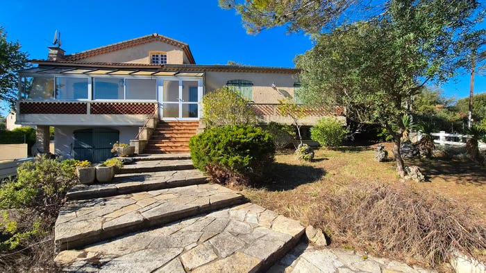 Saint-Privat-des-Vieux : Maison 6 pièces à vendre