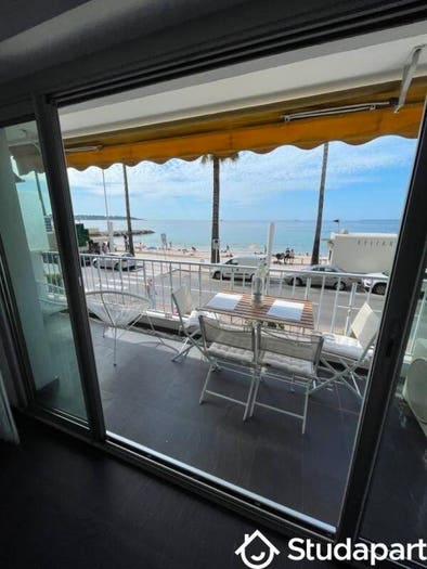 Pont Dulys, Antibes : Appartement 2 pièces à louer